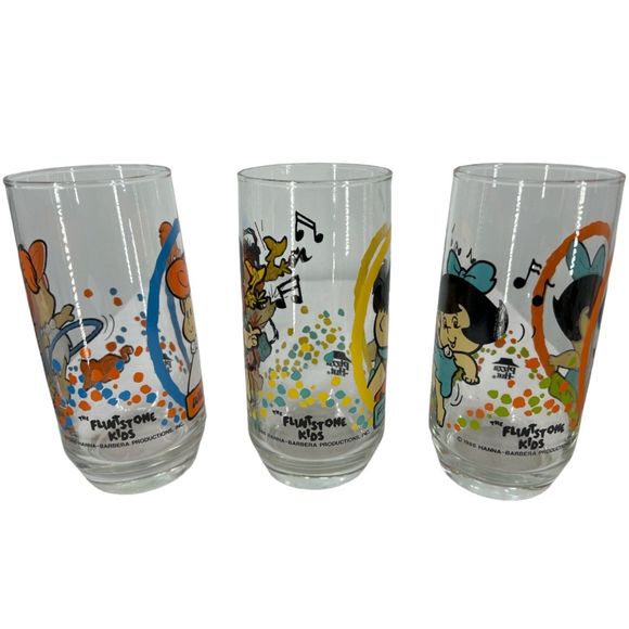 Pizza Hut | Kitchen | Vintage Flintstones Kids Glasses Betty Freddy ...